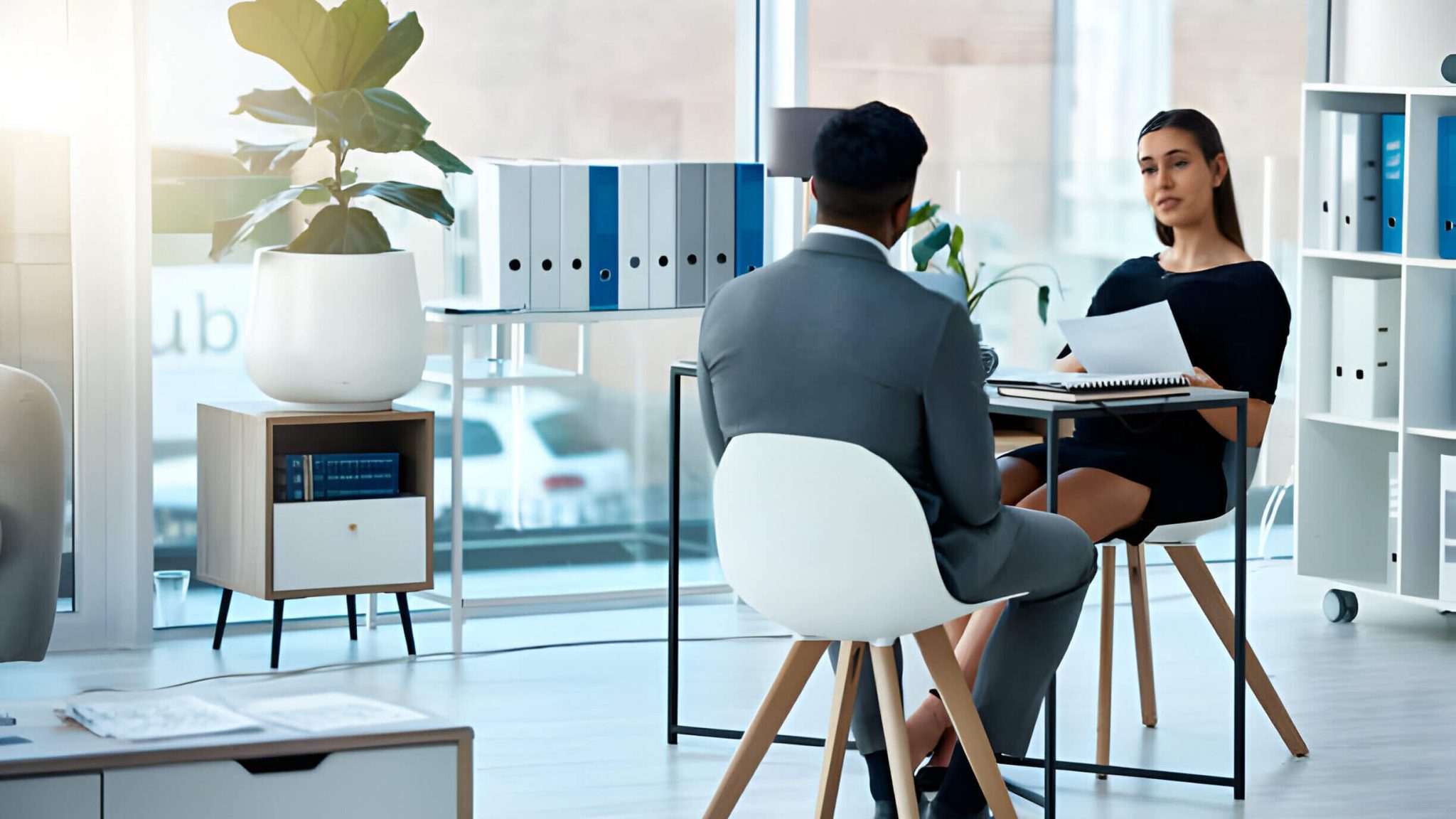 How Much Do Recruiters Get Paid? - A Full Earing Breakdown